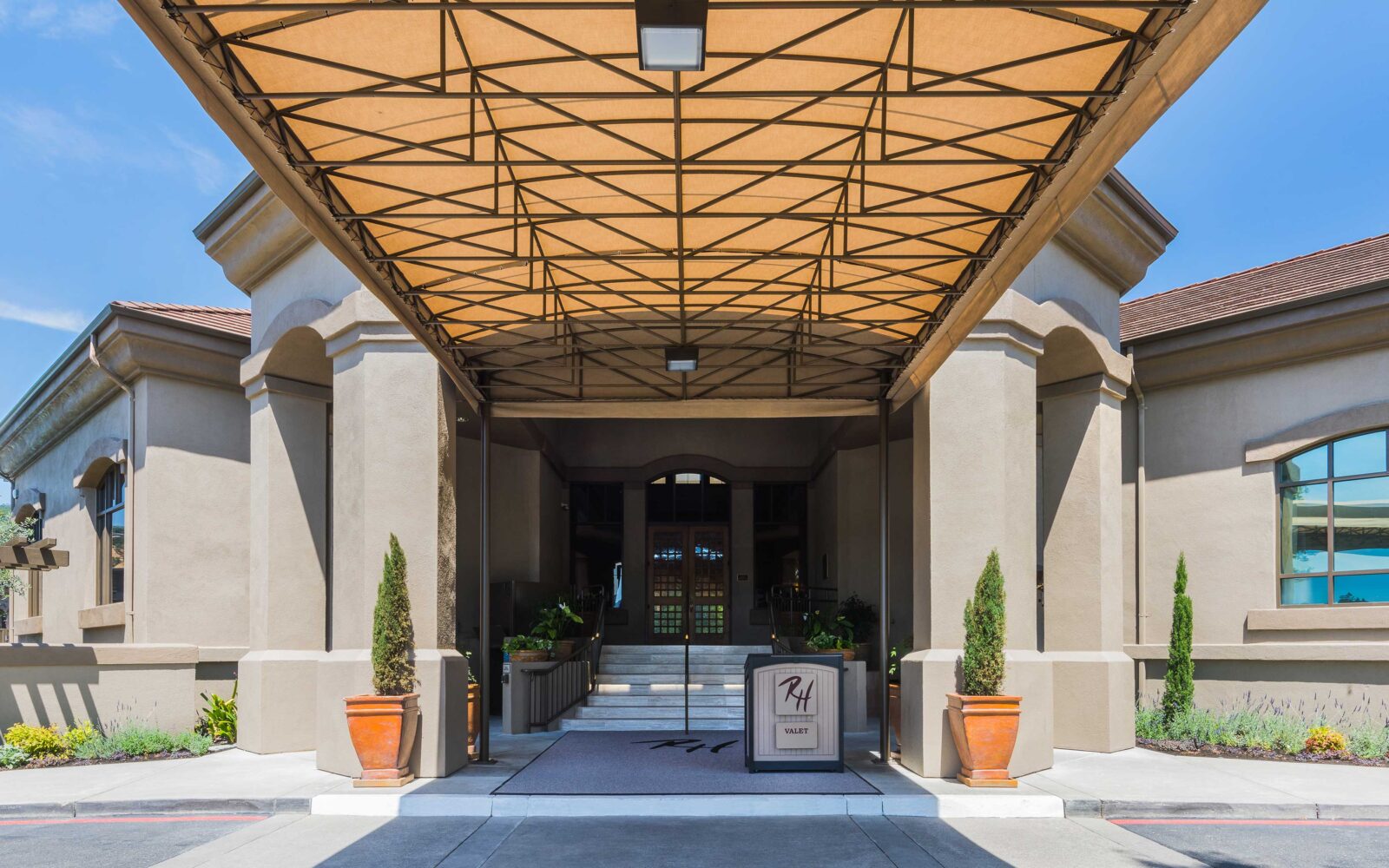 Round Hill Country Club in Alamo (Round Hill Country Club) | W. L. Butler