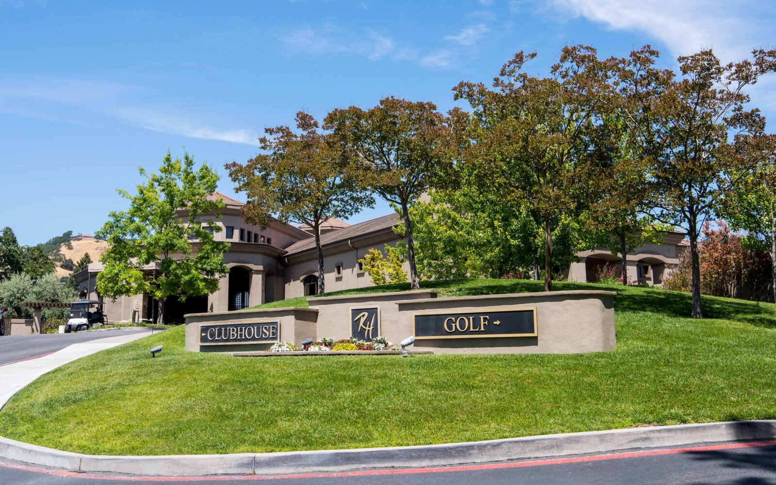 Round Hill Country Club in Alamo (Round Hill Country Club) | W. L. Butler